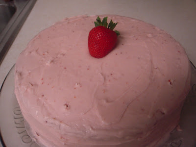 A Taste of Life: Simply Delicious Strawberry Cake
